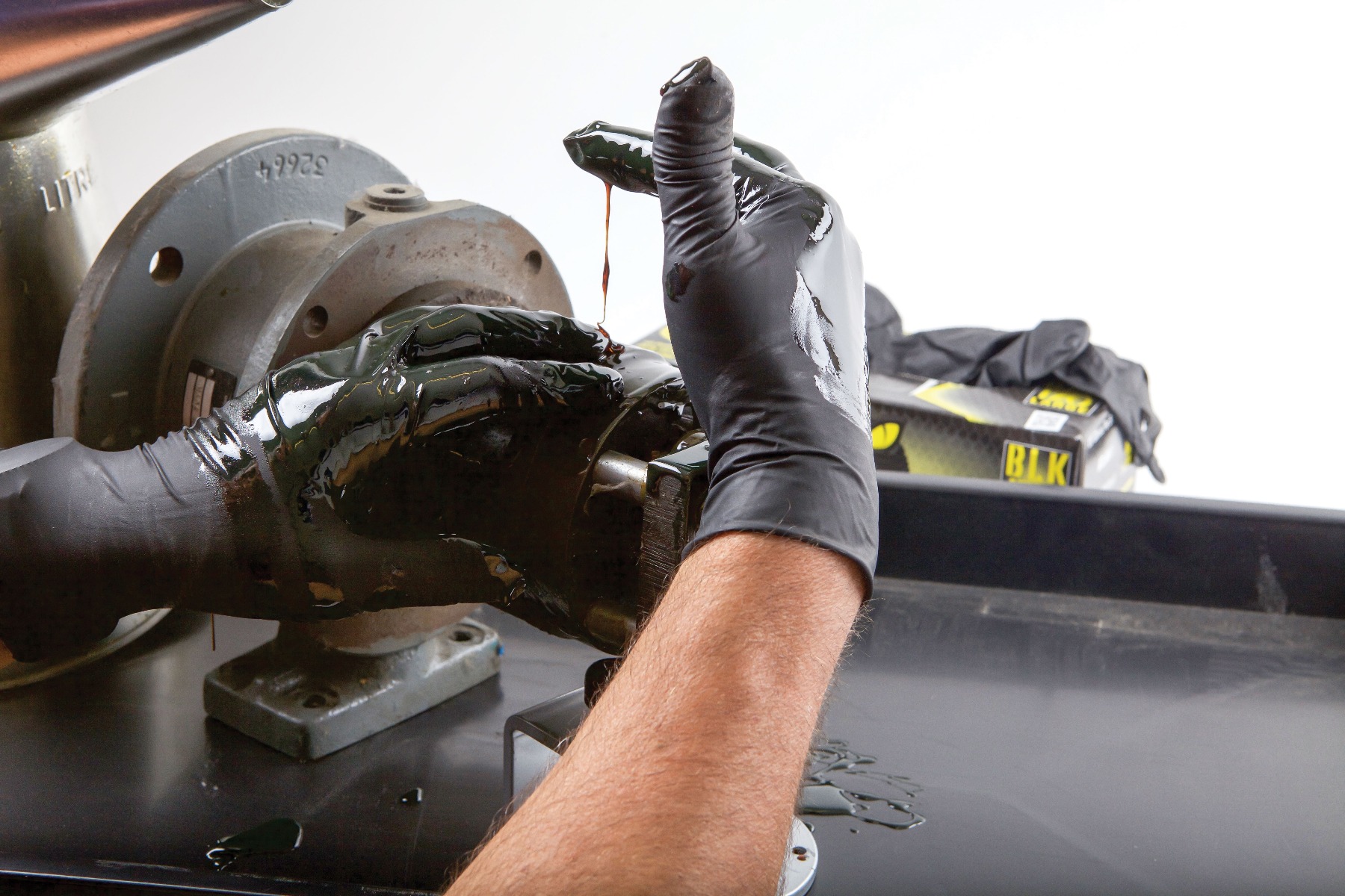 Box of 100 Black Mamba Disposable Nitrile Gloves - Large